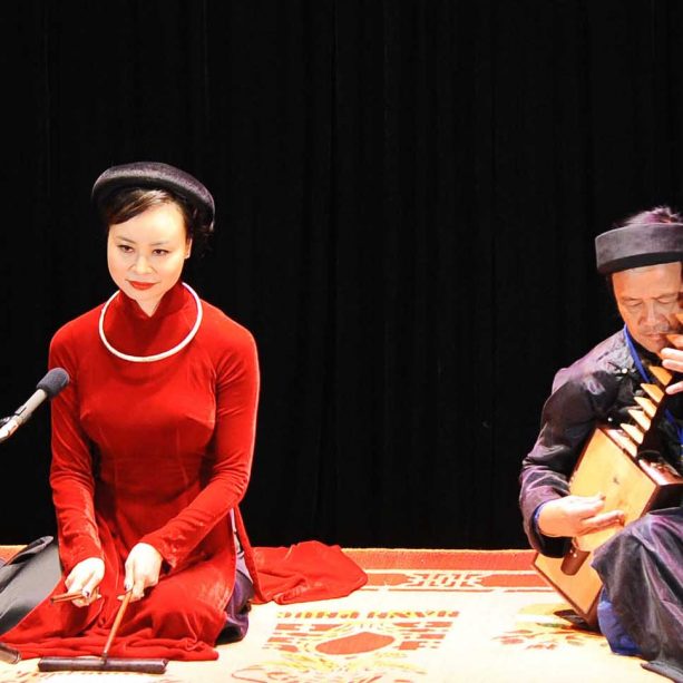 Cheo singing - Traditional art performance - Travel Hanoi