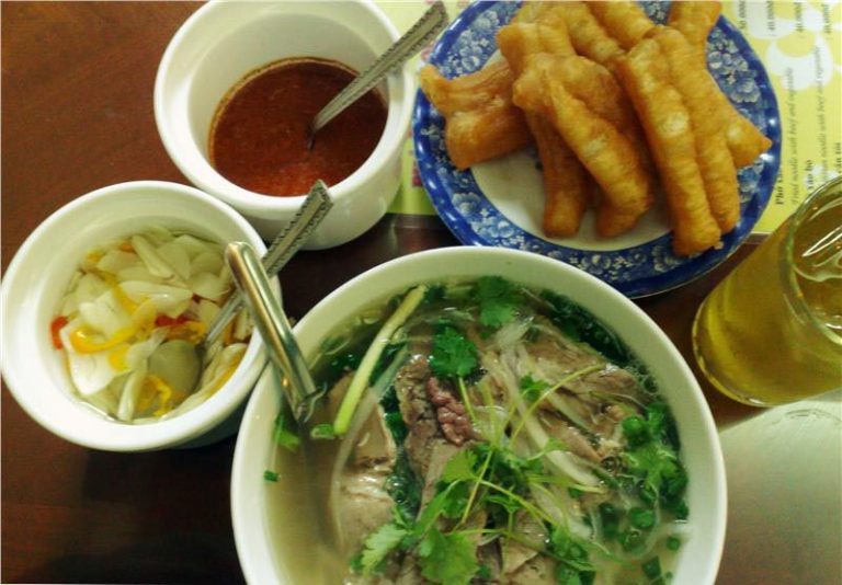 Pho Bat Dan - 49 Bat Dan street, Hanoi Old Quarter - Pho Noodle Hanoi